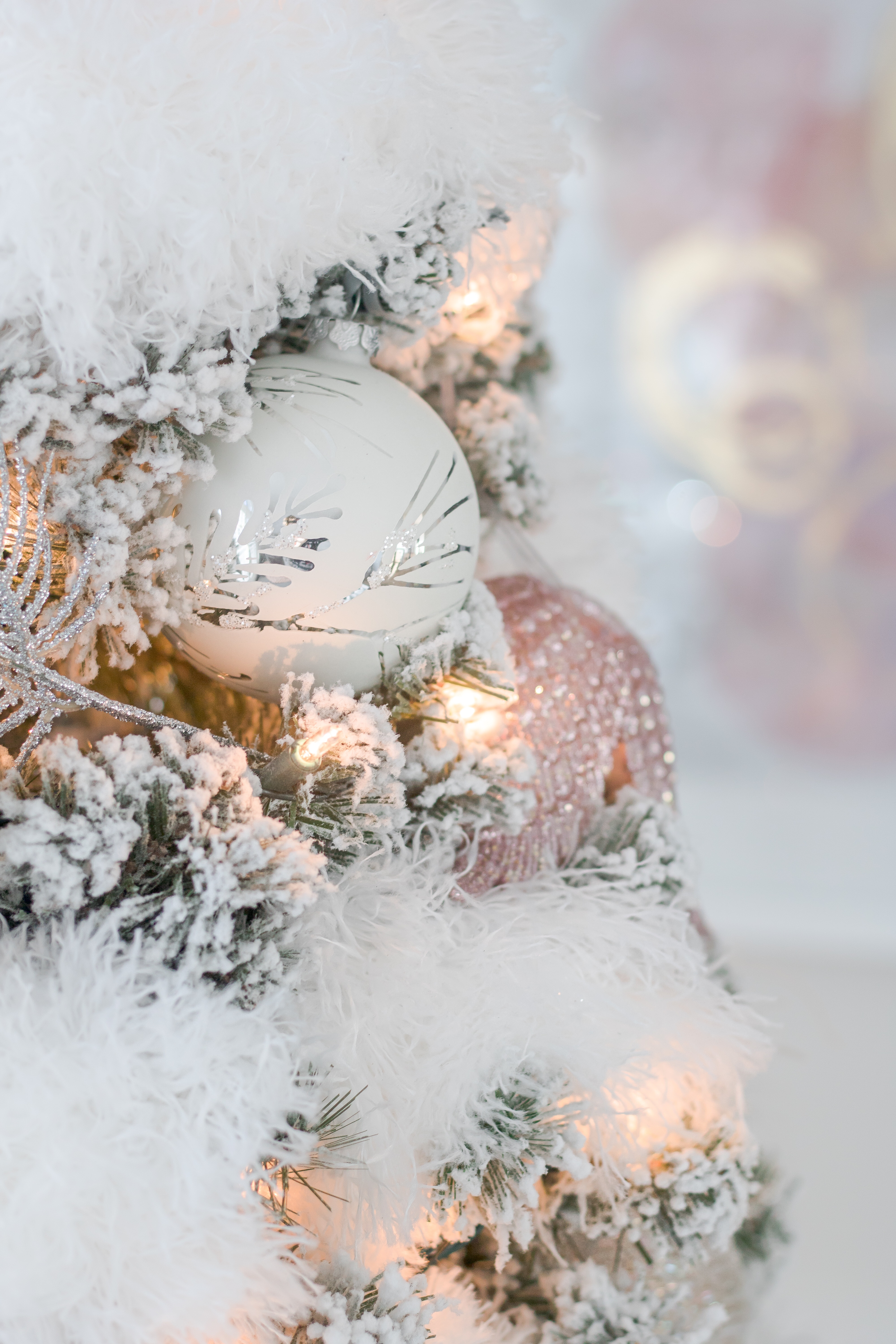 Our White Fluffy Christmas Tree • Snowy Christmas Tree with White ...