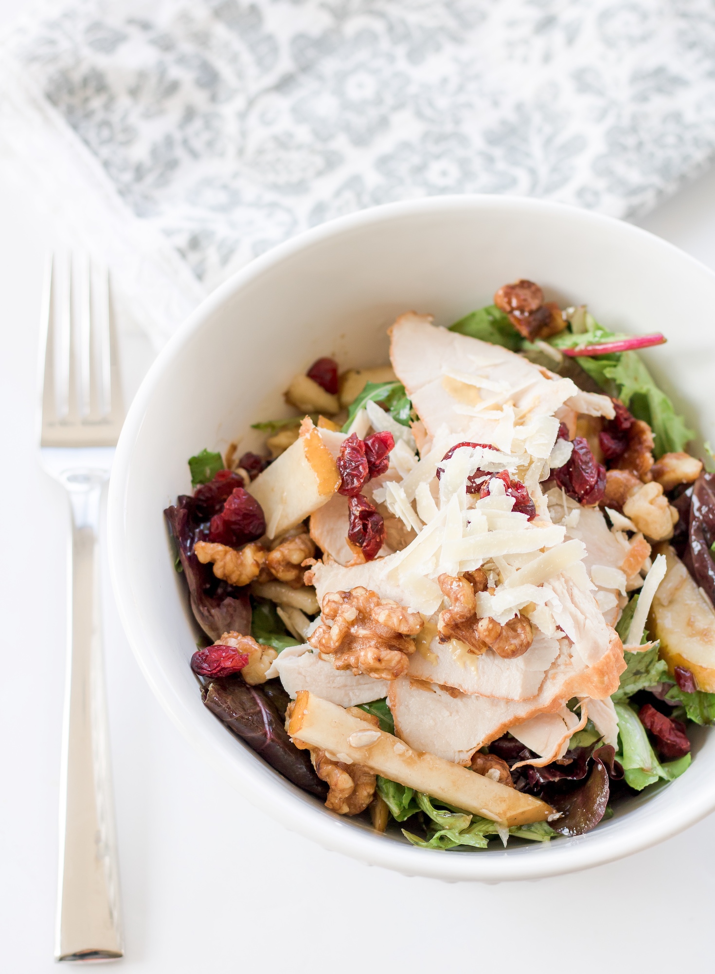 Salad Club: Refreshing your Lunchtime Routine • Chandeliers and Champagne