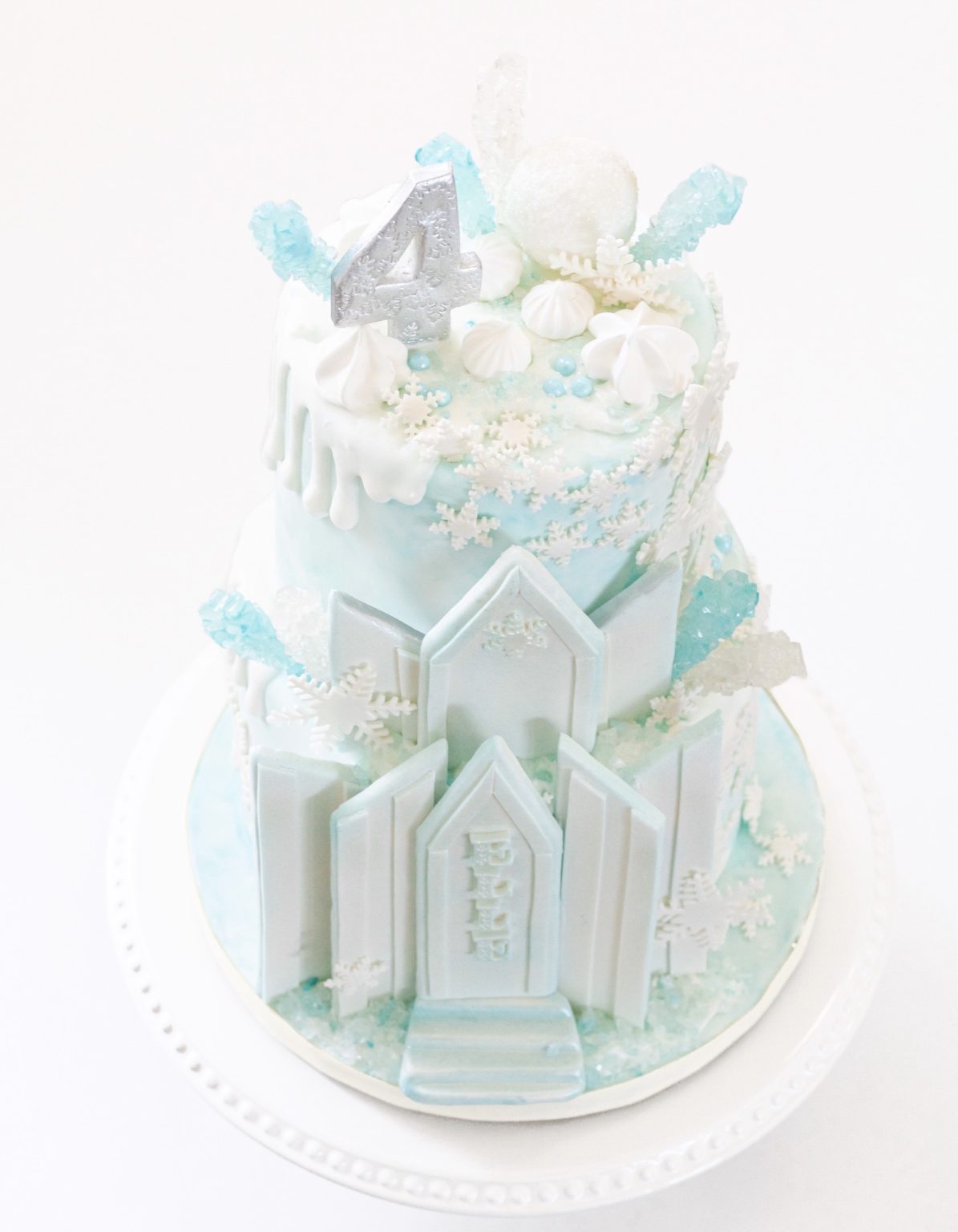 Elle(sa)’s Frozen Birthday Party • Frozen-themed birthday party with ...