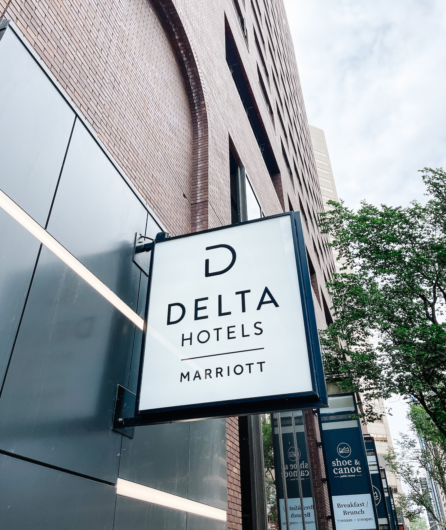 The Delta Calgary Downtown: 5 Reasons To Stay Here • Chandeliers and ...