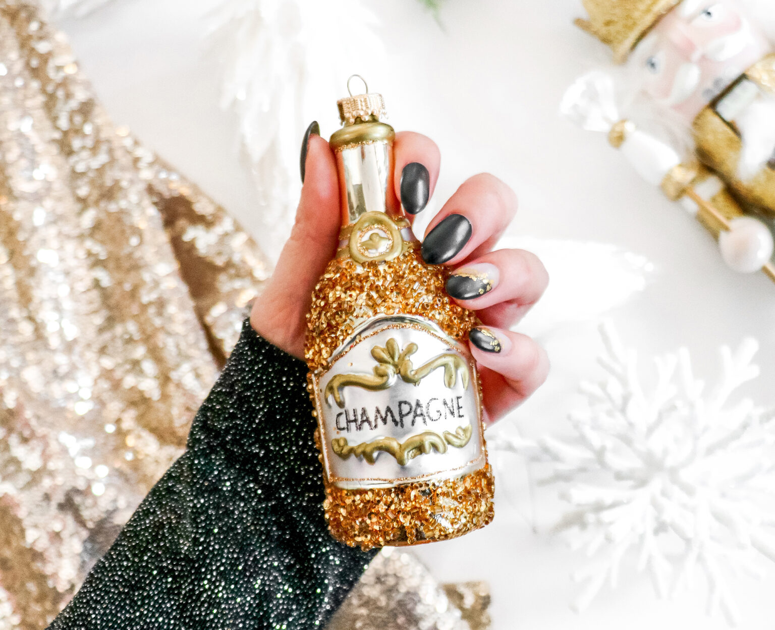 20 Trendy Nail Design Ideas • Chandeliers and Champagne