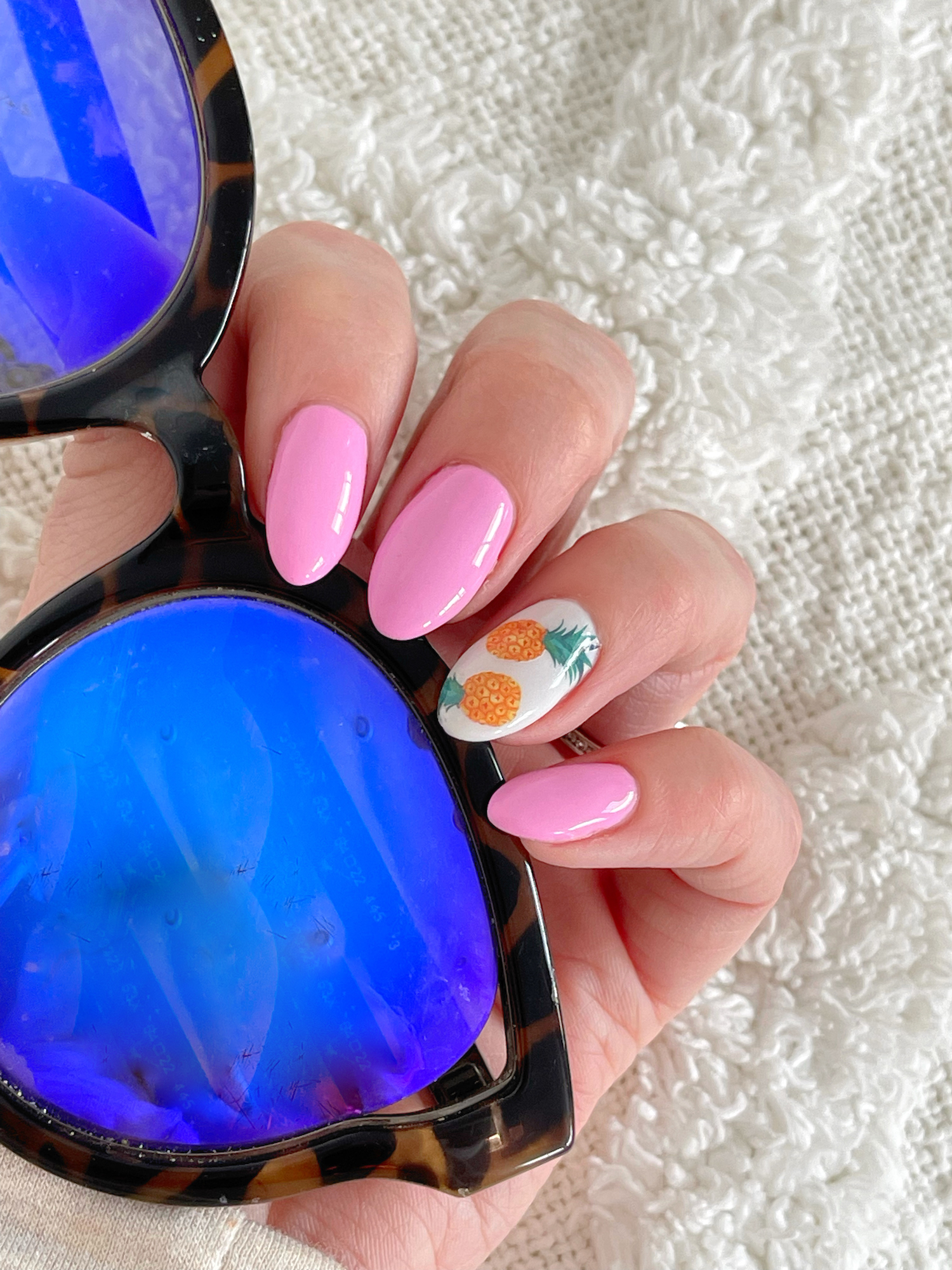 20 Trendy Nail Design Ideas • Chandeliers and Champagne