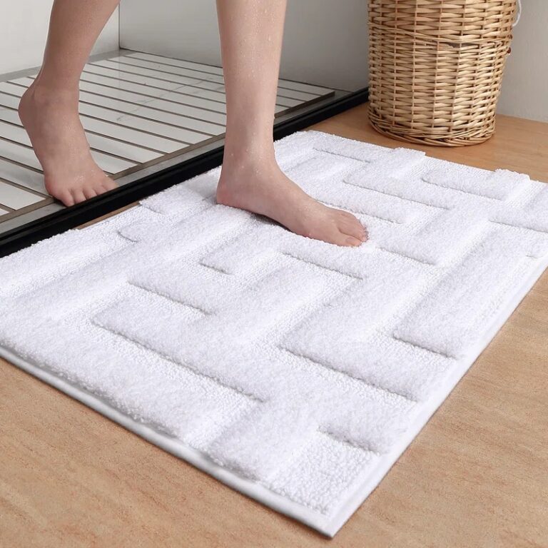 50 Cute Bath Mats That'll Freshen Up Your Bathroom and Make You Smile ...